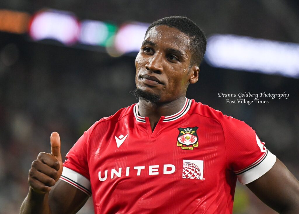 Wrexham steals the show vs. Manchester United in front of record ...