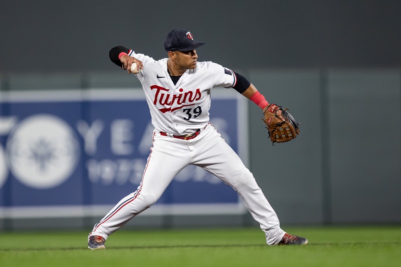 What can the Padres expect from newly signed Donovan Solano? - East ...
